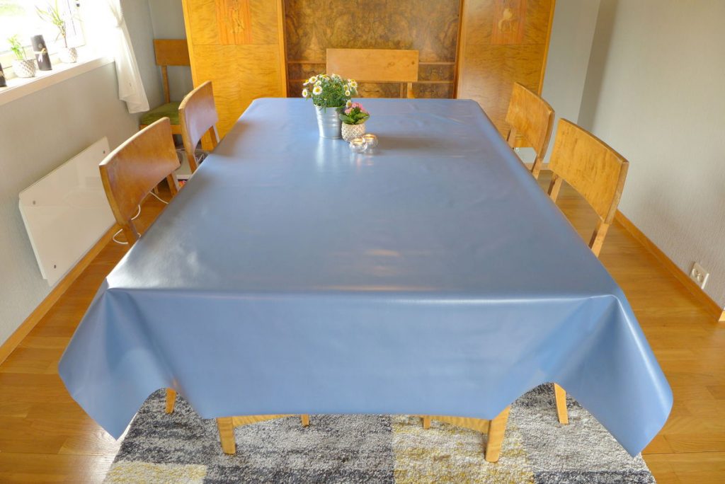Voksduk ensfarget denim blå 140 cm bred metervare - Dekorer.no